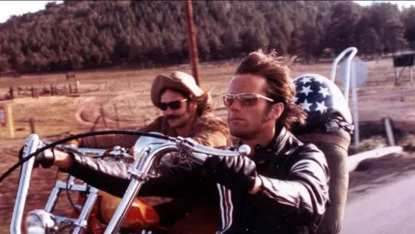 פיטר פונדה, היוצר של 'Easy Rider', מת בגיל 79 - הסינמהוליק