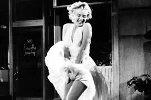 Sarimihetsika Marilyn Monroe | Sarimihetsika 12 tsara indrindra tsy maintsy jerenao - The Cinemaholic 15411_11