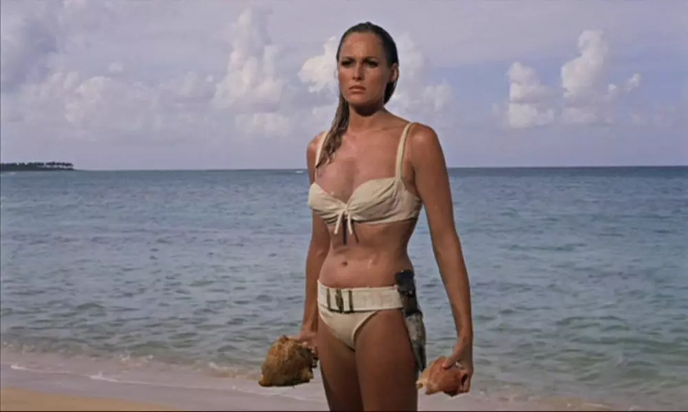 Las chicas Bond más calientes | Las 12 mejores chicas de James Bond de todos los tiempos - Cinemaholic 17065_1