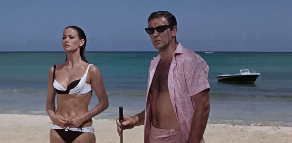 Las chicas Bond más calientes | Las 12 mejores chicas de James Bond de todos los tiempos - Cinemaholic 17065_8