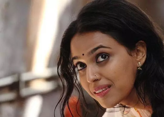 Swara Bhaskar Movies | 10 Fîlmên Herî Baş Hûn Divê Bibînin - The Cinemaholic 18224_6