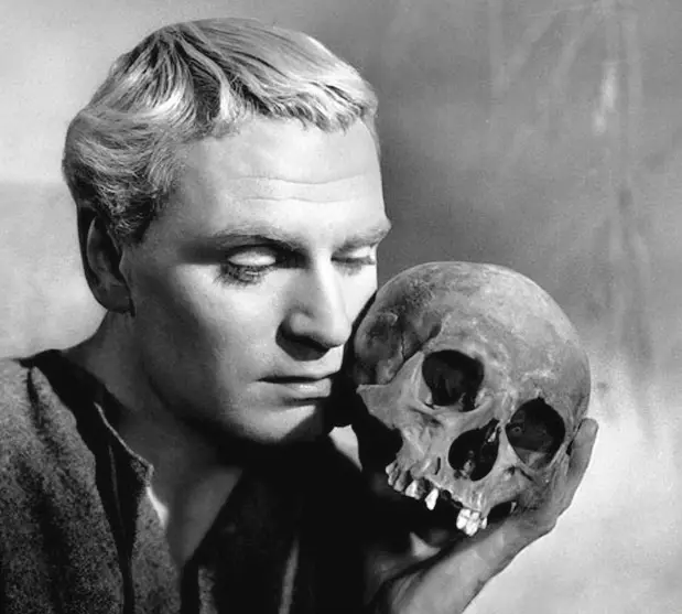 Matokeo ya picha ya Laurence olivier hamlet