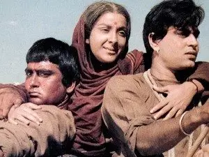 30 Beste Vrouesentriese Bollywood-flieks ooit - Cinemaholic 1985_30