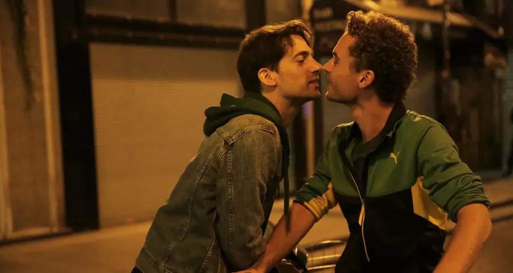 17 melhores filmes gays lésbicos no Hulu (2019, 2020) - Cinemaholic 22266_7