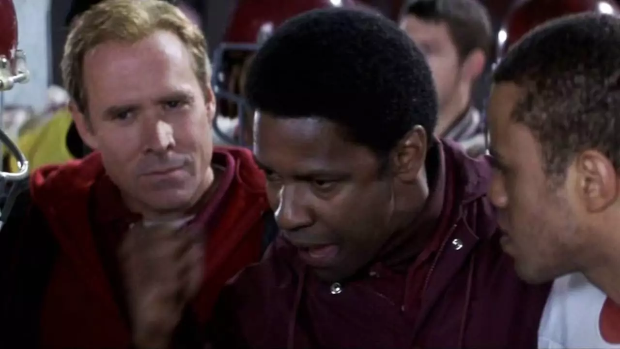 Ist Remember the Titans eine wahre Geschichte? Basiert Herman Boone auf einem echten Fußballtrainer? 23896_2