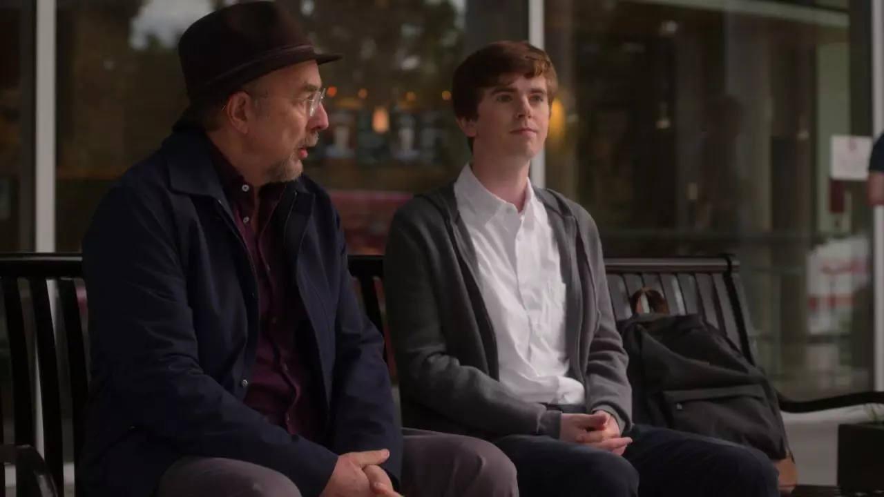 Richard Schiff-en Aaron Glassman The Good Doctor uzten ari al da? Eguneratu 25035_1