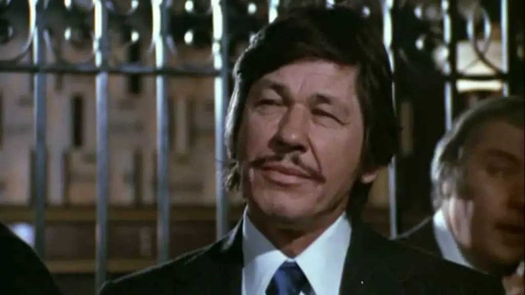 Charles Bronson sinema | 10 pi bon fim ak emisyon televizyon - Cinemaholic la 2579_9