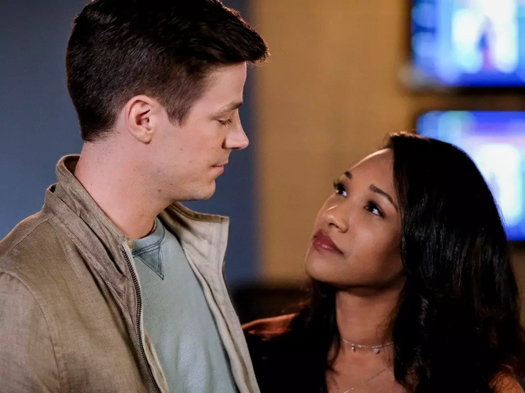 Iris na-ahapụ Flash ahụ? Candice Patton ọ dị ime? 28086_1