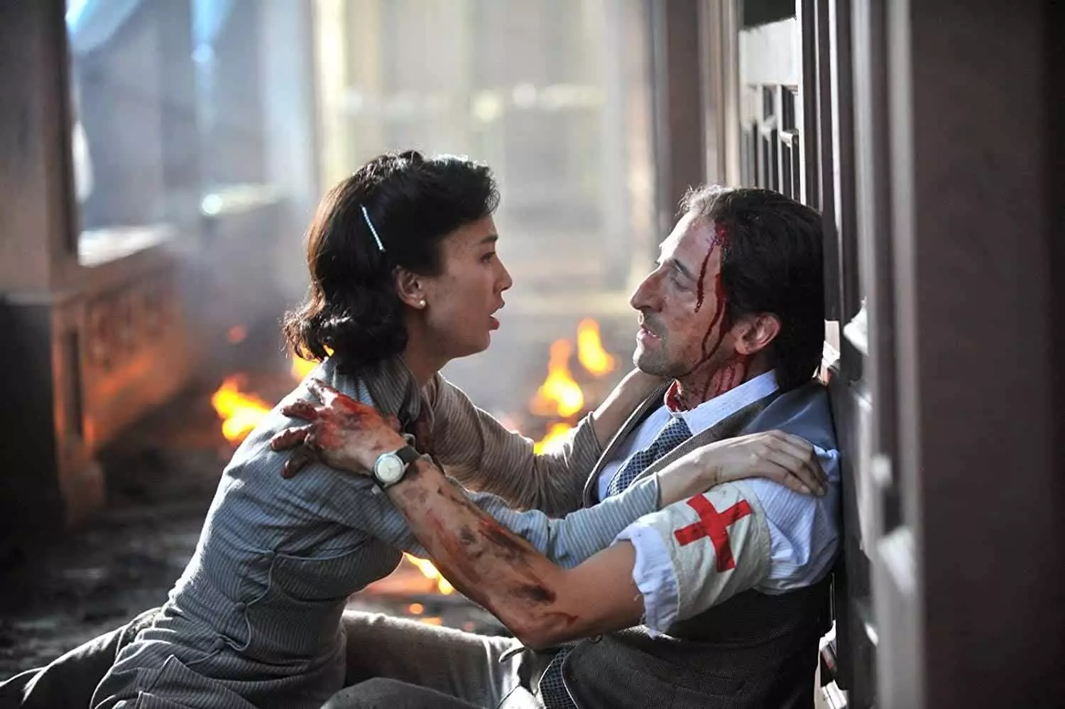 Adrien Brody ve Shengyi Huang, Hava Saldırısında (2018)