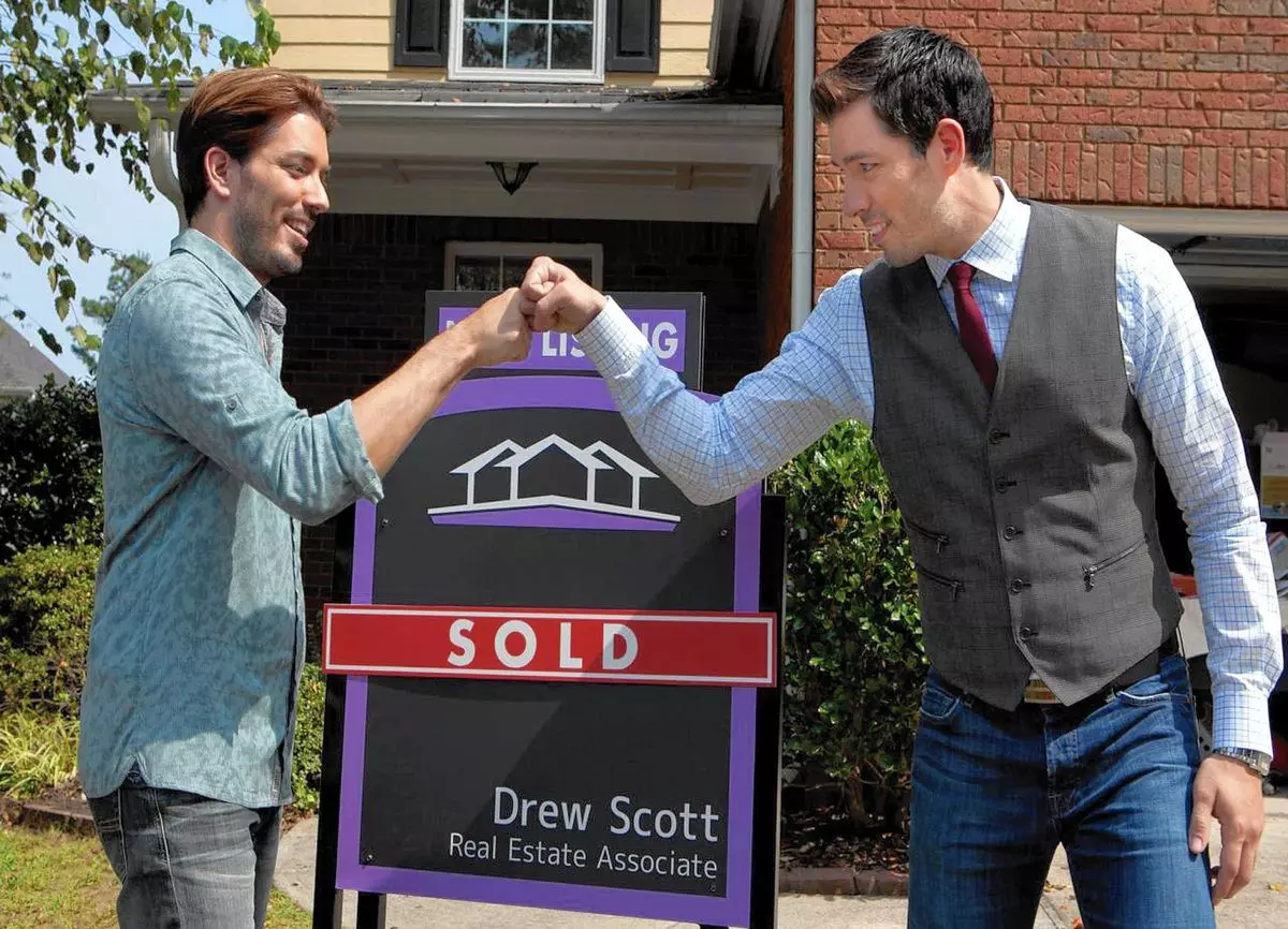 Property Brothers Scripted ຫຼືເປັນຂອງແທ້? Property Brothers ປອມ ຫຼື ຖືກກົດໝາຍ? 28929_1