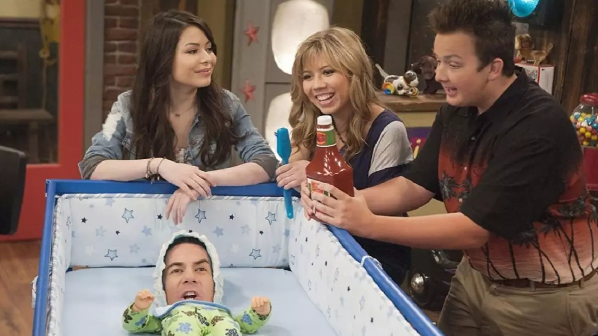 Hvorfor er ikke Gibby i iCarly Reboot? Hva skjedde med Noah Munck? 34248_1