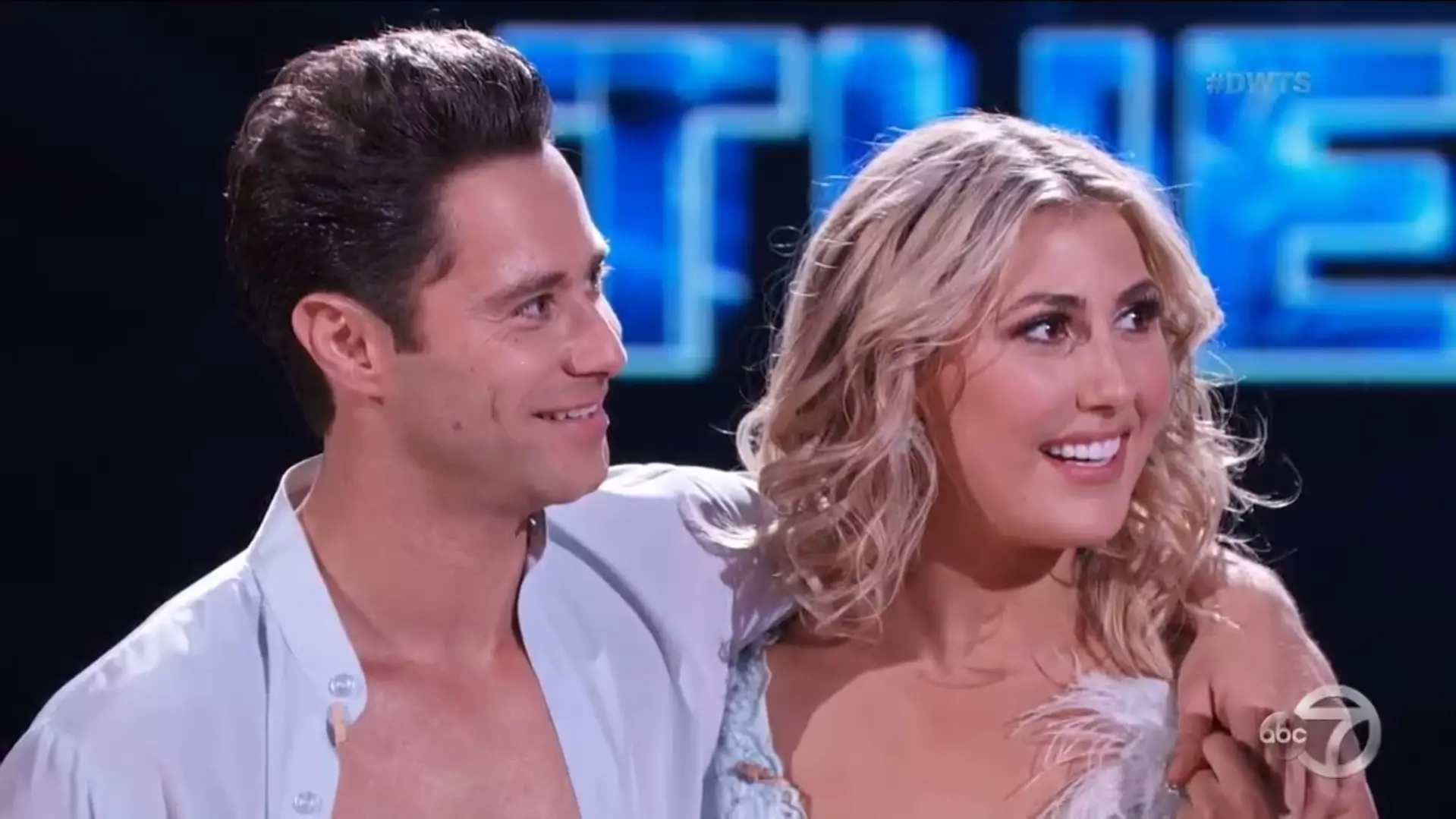 Sú Sasha a Emma stále spolu? Aktualizácia DWTS 35433_1