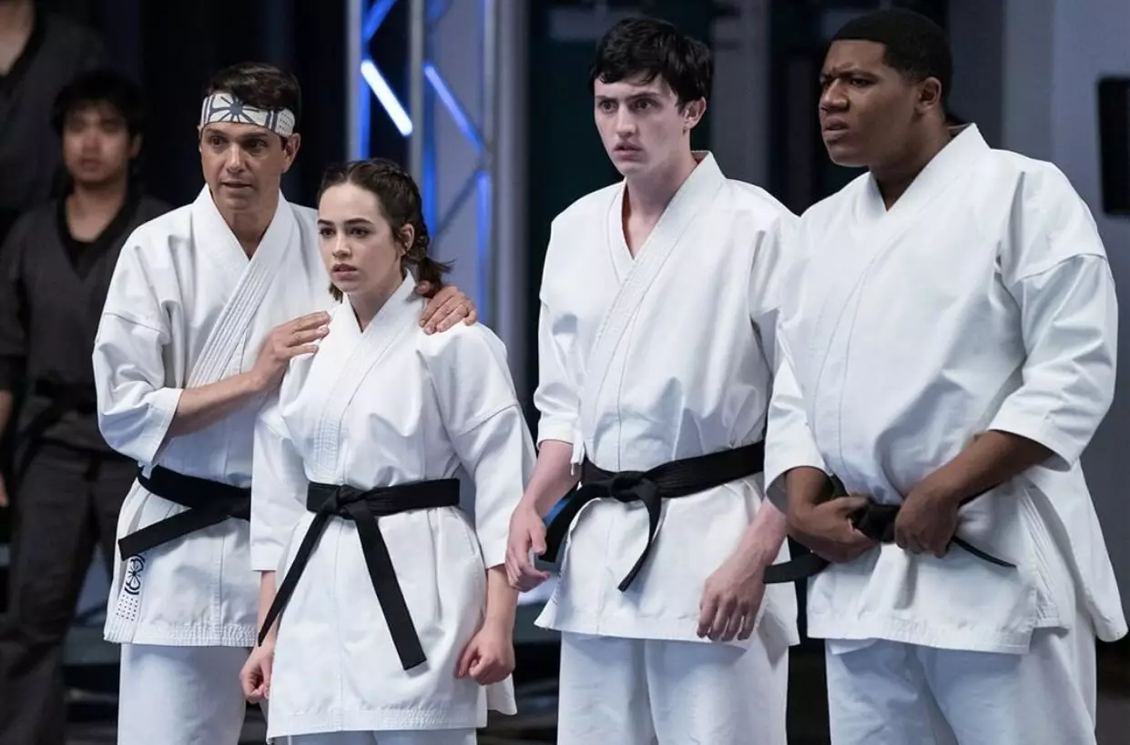 Peyton List a lui Cobra Kai și Mary Mouser cunosc karate în viața reală? 36496_1