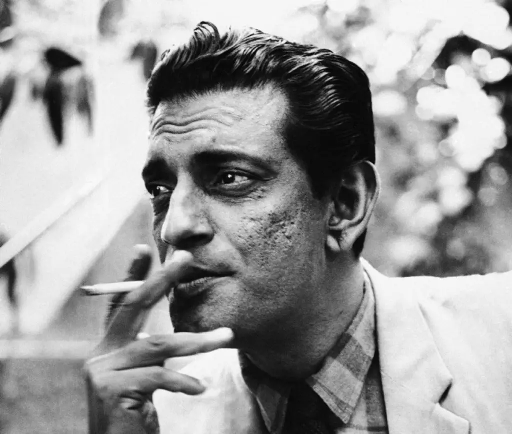 MAILMASTER juin 1967 photo d'archives de Satyajit Ray, un cinéaste indien. (Photo AP) Objet : Satyajit Ray Le 01/07/2014, à 18h59, Wynn, Spencer a écrit : Satyajit Ray Satyajit Ray.jpg