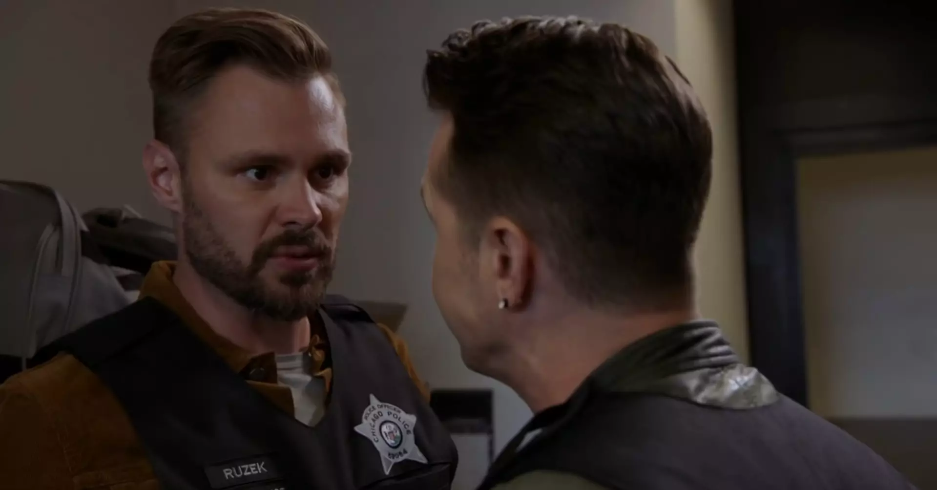 Ma Patrick John Flueger's Adam Ruzek ji Chicago PD derdikeve? Nûvekirin 40432_2