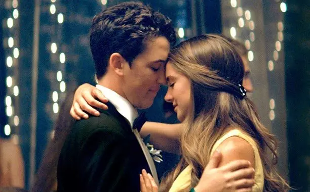 mahtava-now-miles-teller-shailene-woodley