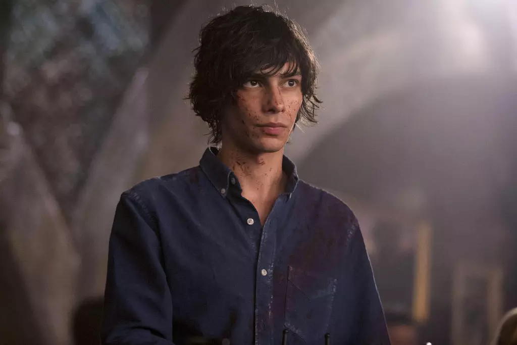 Devon Bostick Movies | Sarimihetsika sy fandaharana amin'ny fahitalavitra 9 tsara indrindra - The Cinemaholic 4178_6