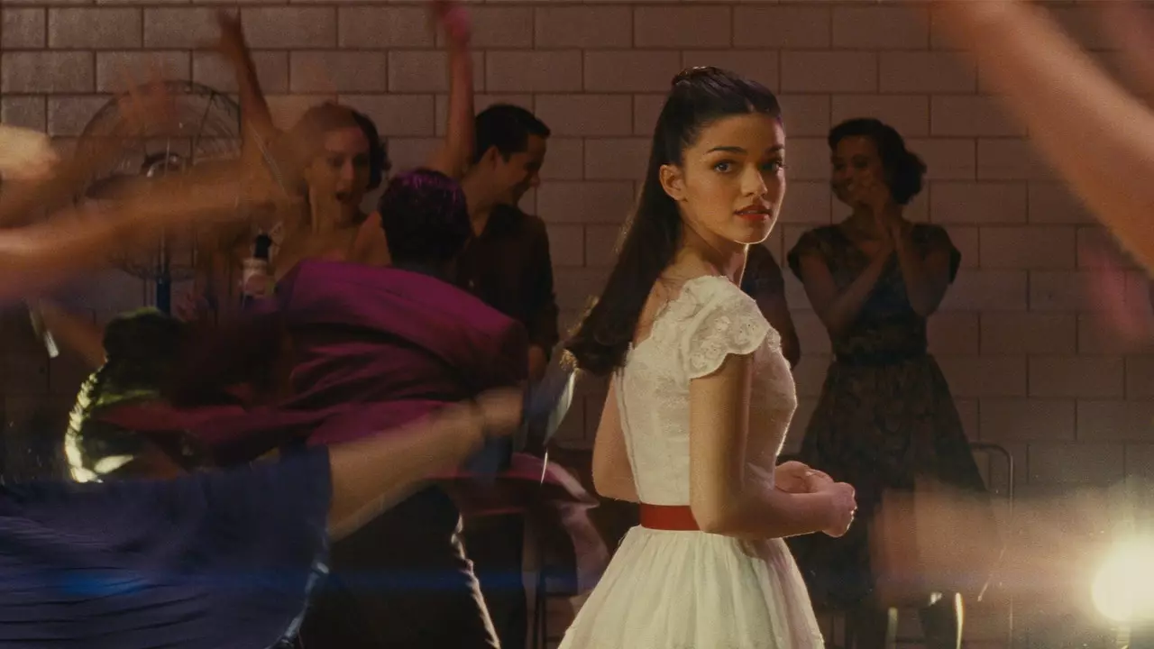 West Side Story Review: een frisse kijk op een emotioneel verhaal 436_2