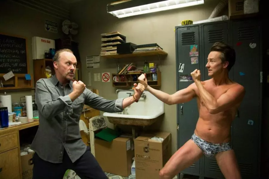 'Birdman' නැවතත් 'Boyhood' පරදවයි; හොඳම සංගීත කණ්ඩායම සඳහා SAG සම්මානය දිනා ගනී - සිනමාහෝලික්