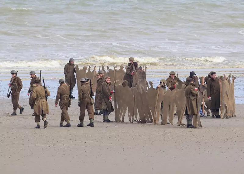 การถ่ายทำเกิดขึ้นในกองภาพยนตร์สงคราม 'Dunkirk'