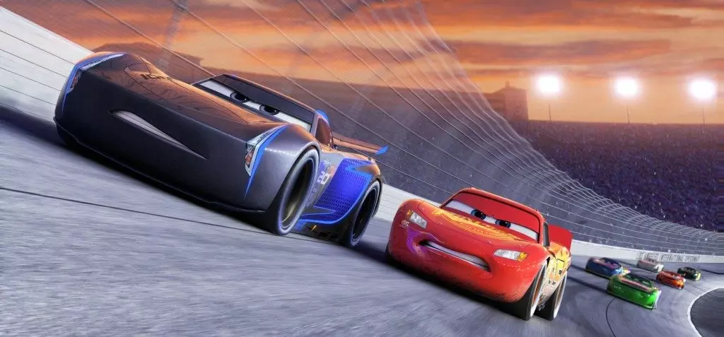 Rexne: 'Cars 3' Ji Baştirînên Disney Dûr e; Ew jî Ne Xirab e - The Cinemaholic 5009_1