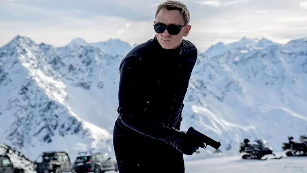 Atunwo: Ni 'Spectre', Ọrun ti n ṣubu ni otitọ fun James Bond Franchise