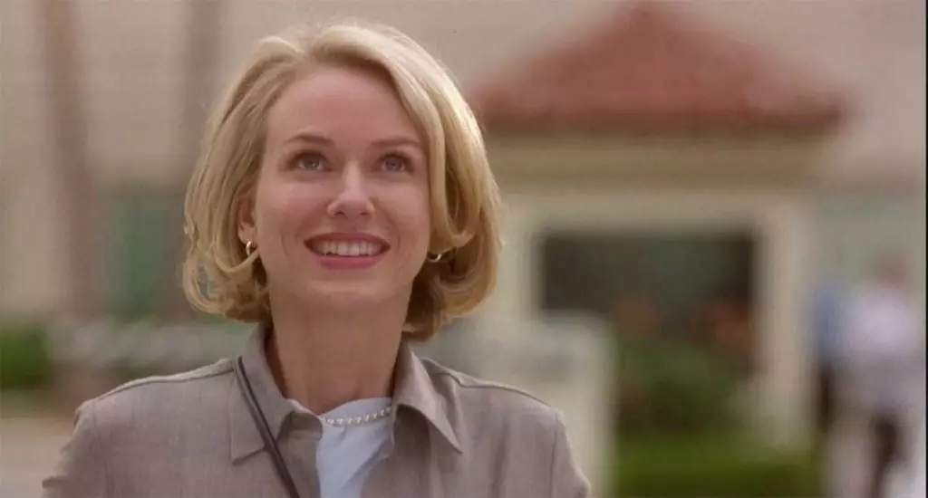 Naomi Watts Ata tifaga | 10 Ata Sili e Tatau Ona E Va'ai - The Cinemaholic 6543_9