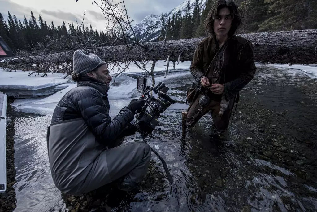 12 increïbles fotos darrere de les escenes de 'The Revenant' - The Cinemaholic 678_2