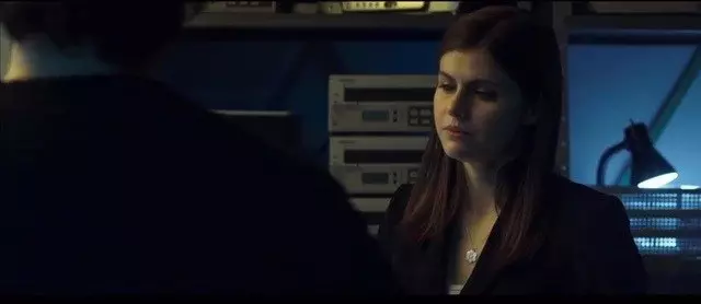 Alexandra Daddario Bag-ong Pelikula: Umaabot nga Mga Salida / Salida sa TV (2019, 2020) 8154_6