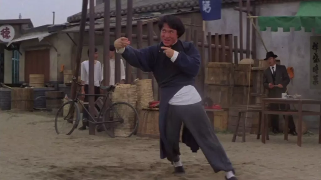 Jackie Chan kvikmyndir | 10 bestu myndirnar sem þú verður að sjá - The Cinemaholic 8228_10