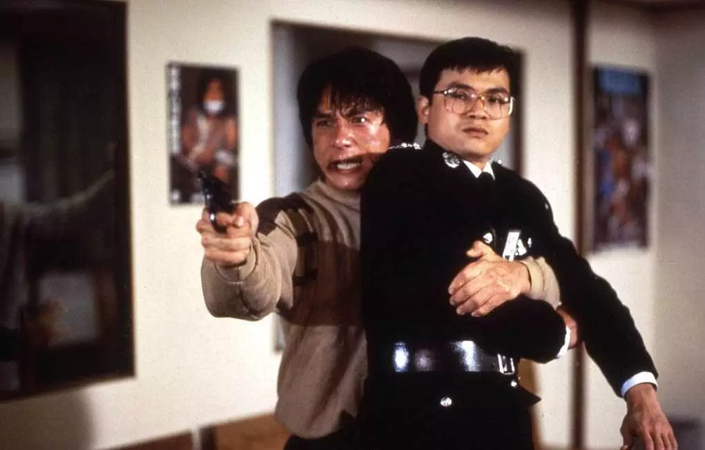 Jackie Chan kvikmyndir | 10 bestu myndirnar sem þú verður að sjá - The Cinemaholic 8228_9