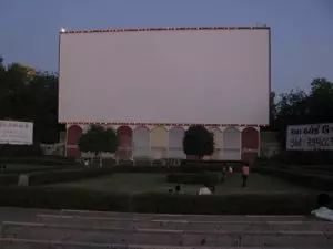 Iconic ලෙස සැලකෙන හොඳම Drive-in Movie Theaters - Cinemaholic 862_12